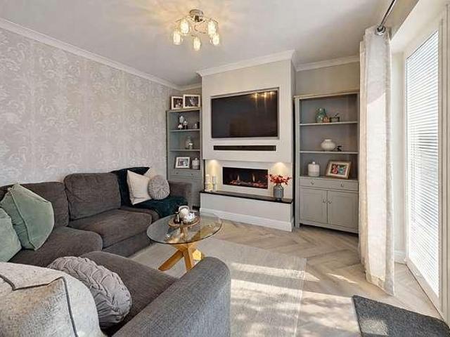 4 bed house for sale