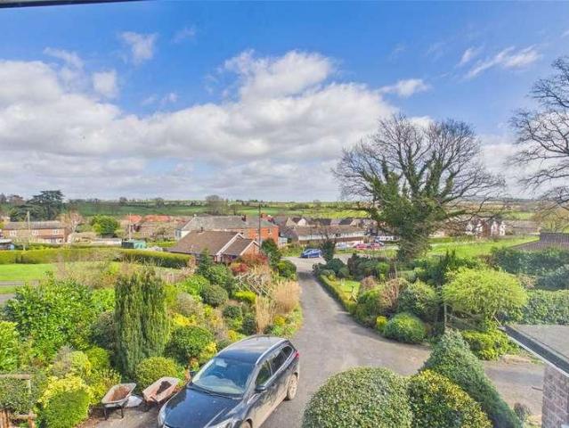4 bed house for sale