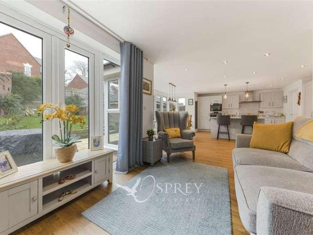 4 bed house for sale