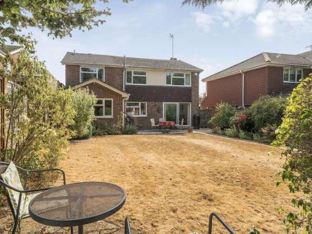 4 bed house for sale