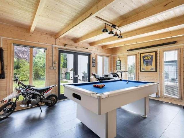 4 bed house for sale