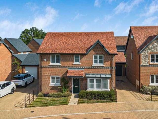 4 bed house for sale