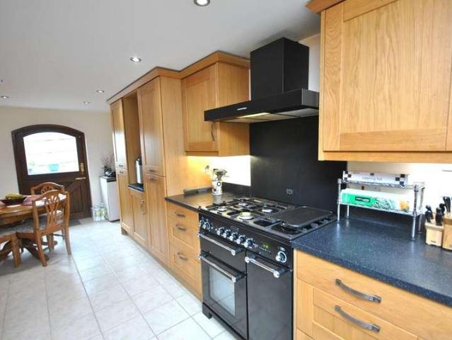 4 bed house for sale