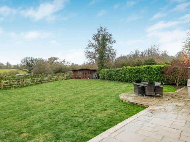4 bed house for sale
