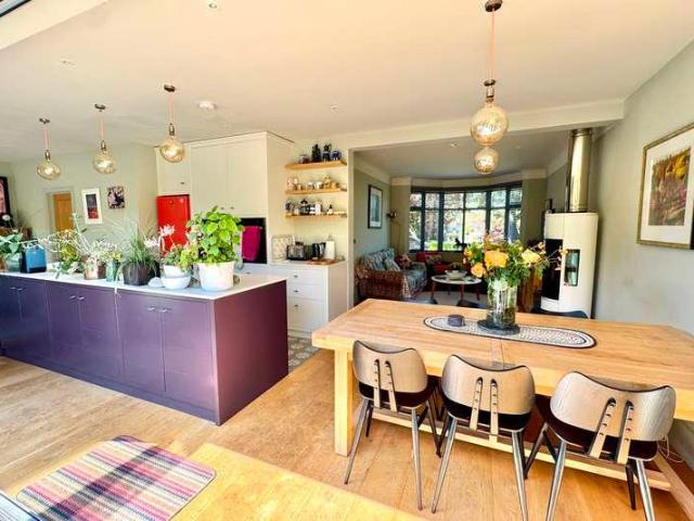 4 bed house for sale