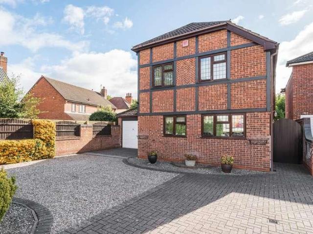 4 bed house for sale