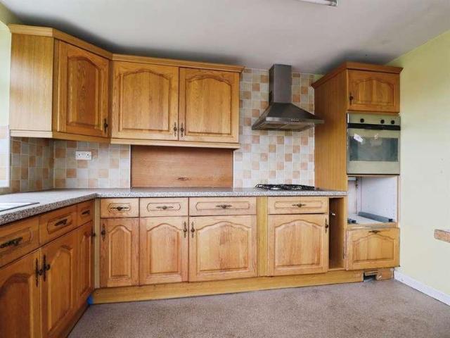4 bed house for sale