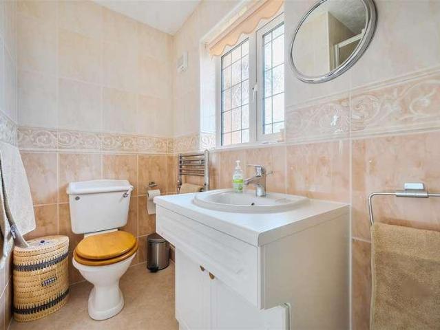 4 bed house for sale