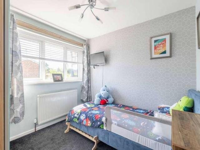 4 bed house for sale