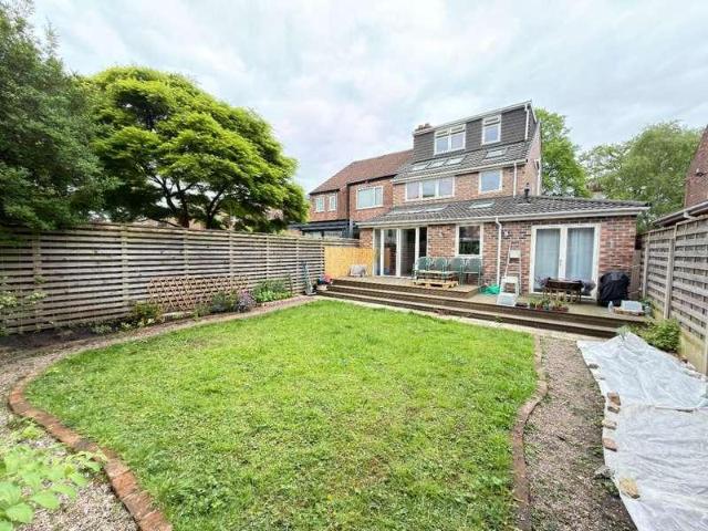 4 bed house for sale