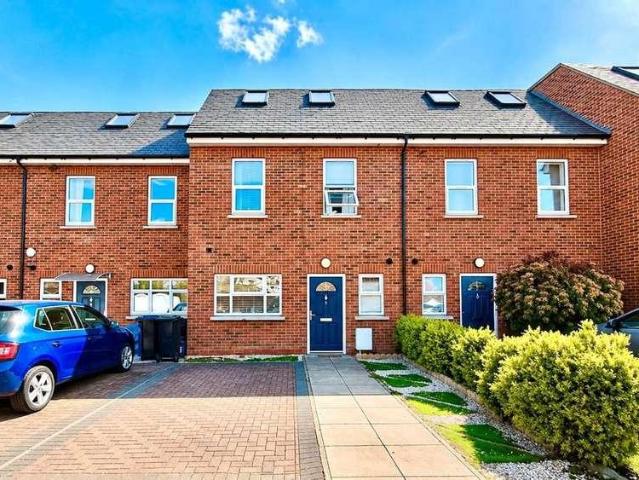 4 bed house for sale