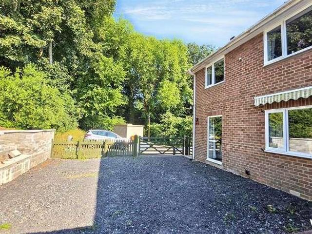 4 bed house for sale