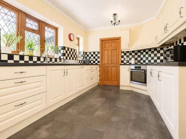 4 bed house for sale
