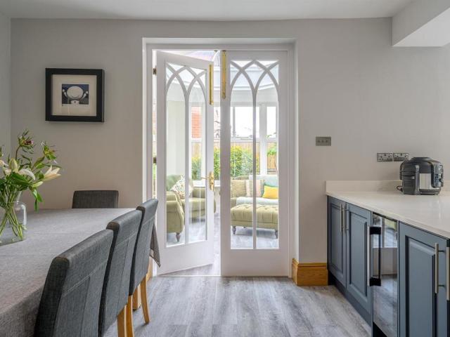 4 bed house for sale