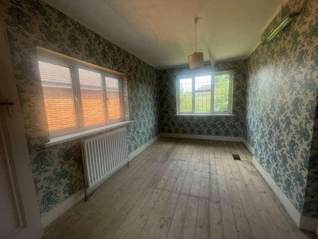 4 bed house for sale