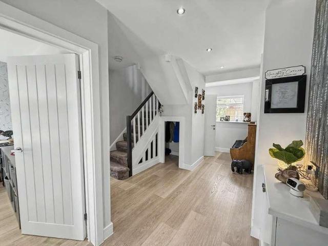 4 bed house for sale