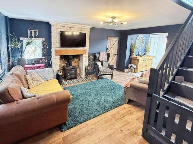 4 bed house for sale