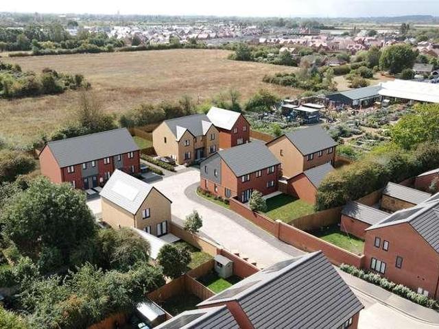 4 bed house for sale