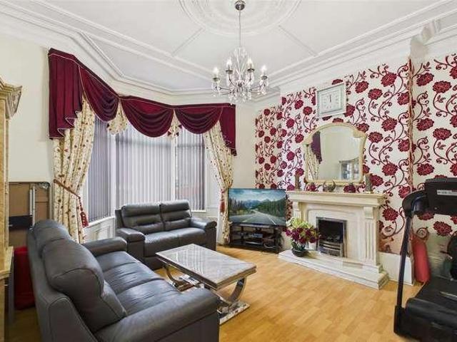 4 bed house for sale