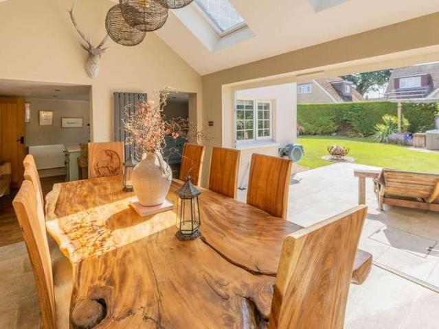 4 bed house for sale