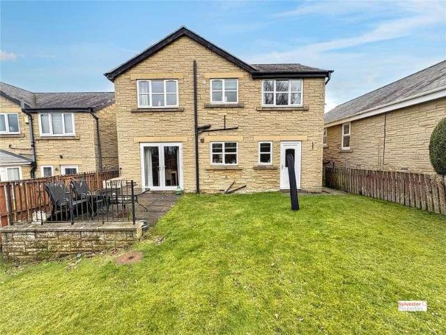 4 bed house for sale