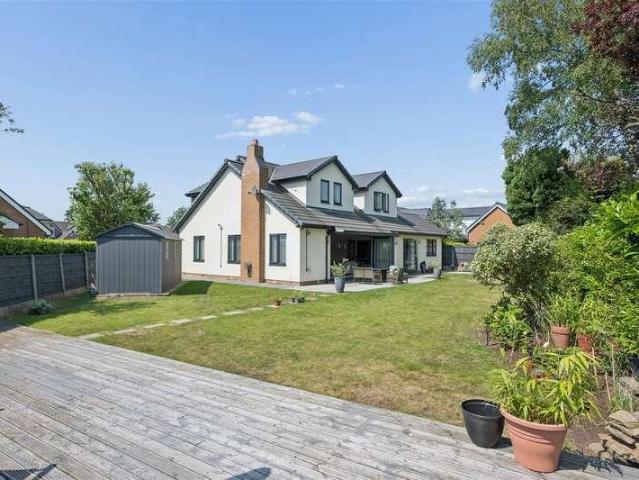4 bed house for sale