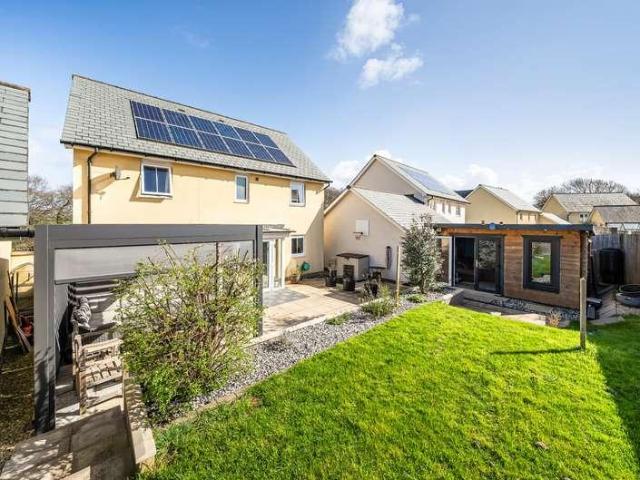 4 bed house for sale