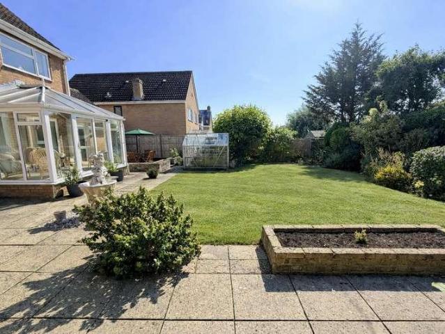 4 bed house for sale
