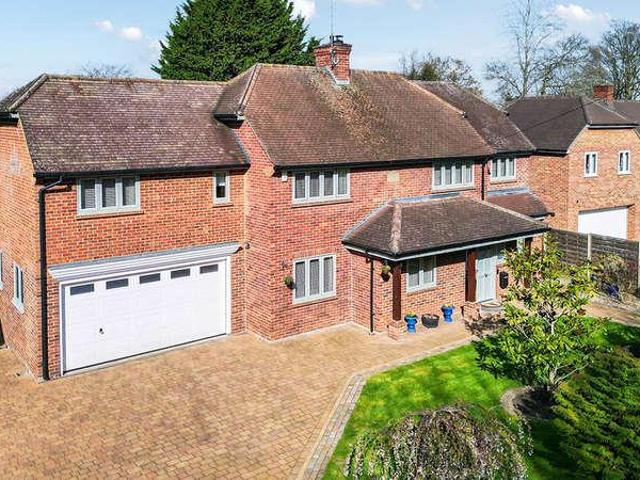 4 bed house for sale