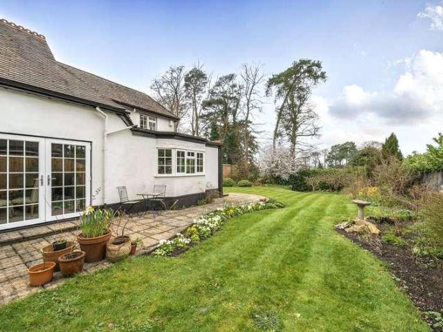 4 bed house for sale
