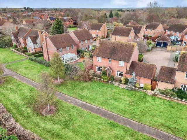 4 bed house for sale
