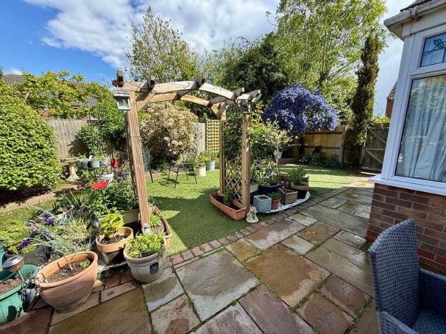 4 bed house for sale