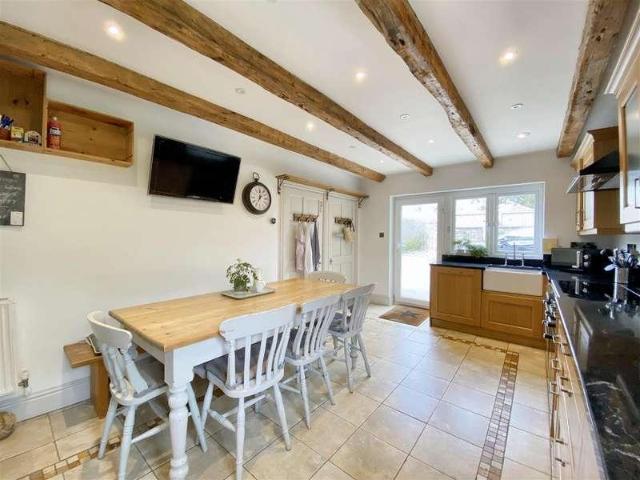 4 bed house for sale