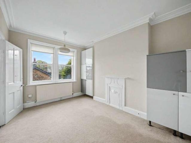 4 bed flat for sale