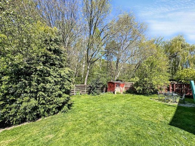 4 bed house for sale