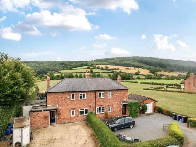 4 bed house for sale