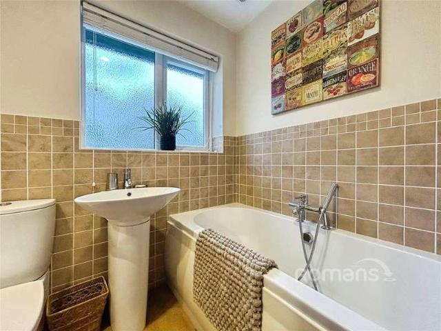 4 bed house for sale