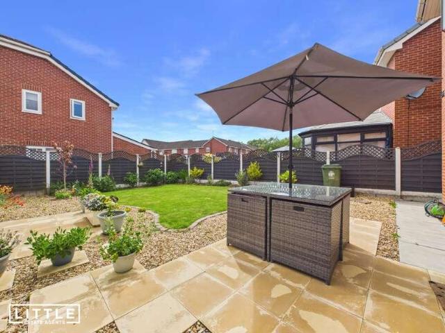 4 bed house for sale