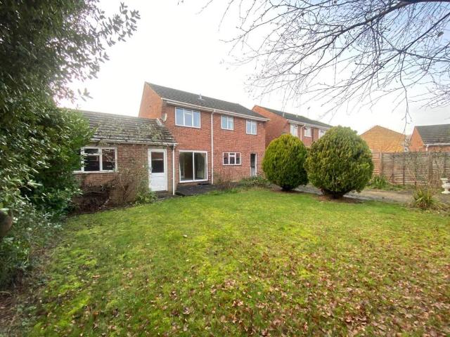 4 bed house for sale