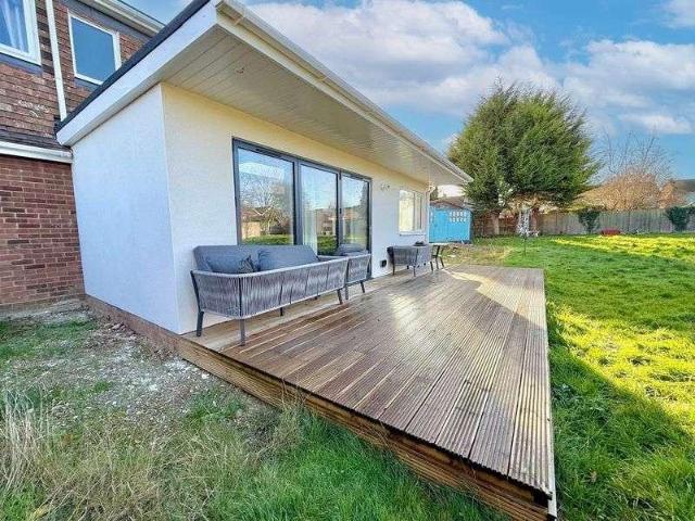 4 bed house for sale