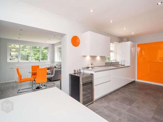 4 bed house for sale