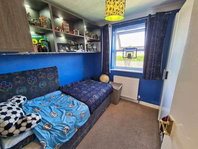 4 bed house for sale