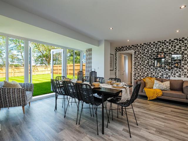 4 bed house for sale