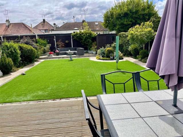 4 bed house for sale