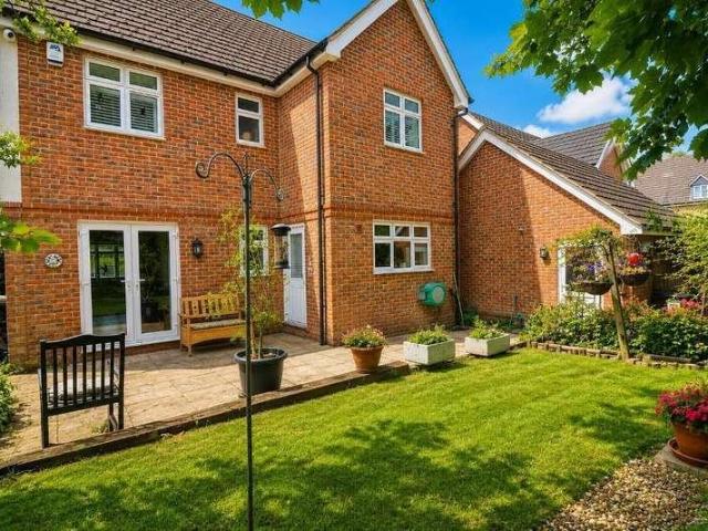 4 bed house for sale