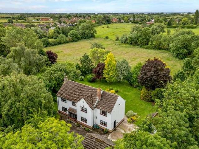 4 bed house for sale