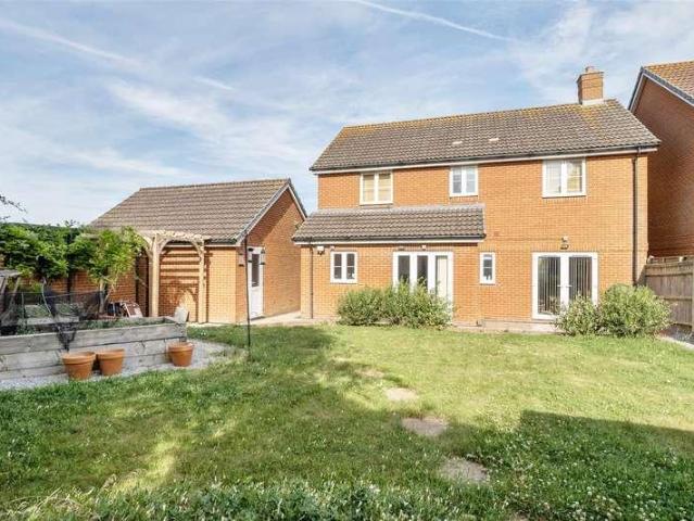 4 bed house for sale