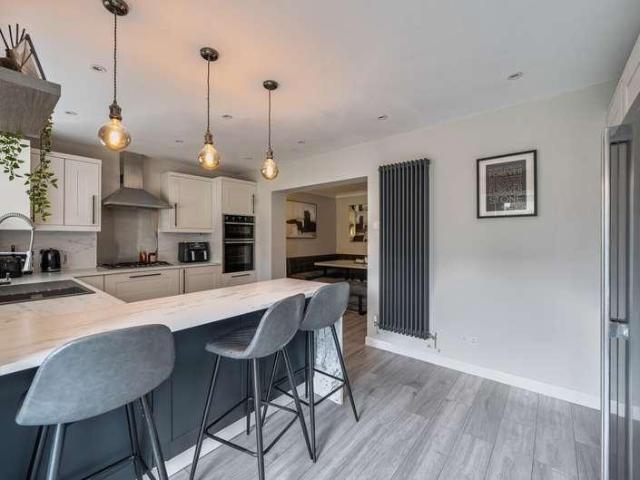 4 bed house for sale
