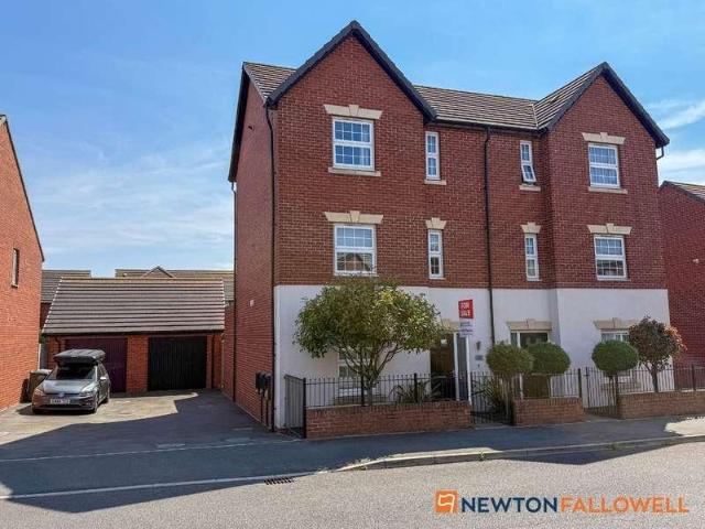 4 bed house for sale