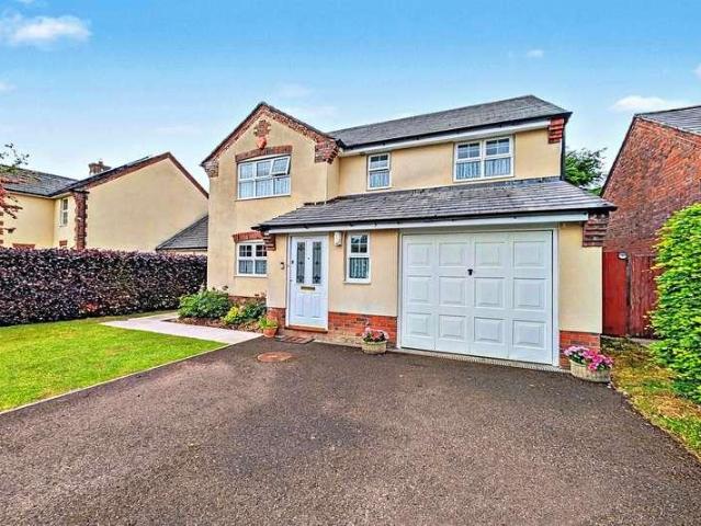 4 bed house for sale